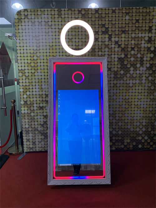 WIVIKIOSK New Mirror Photo Booth: Interactive Photo Experiences, Event ...